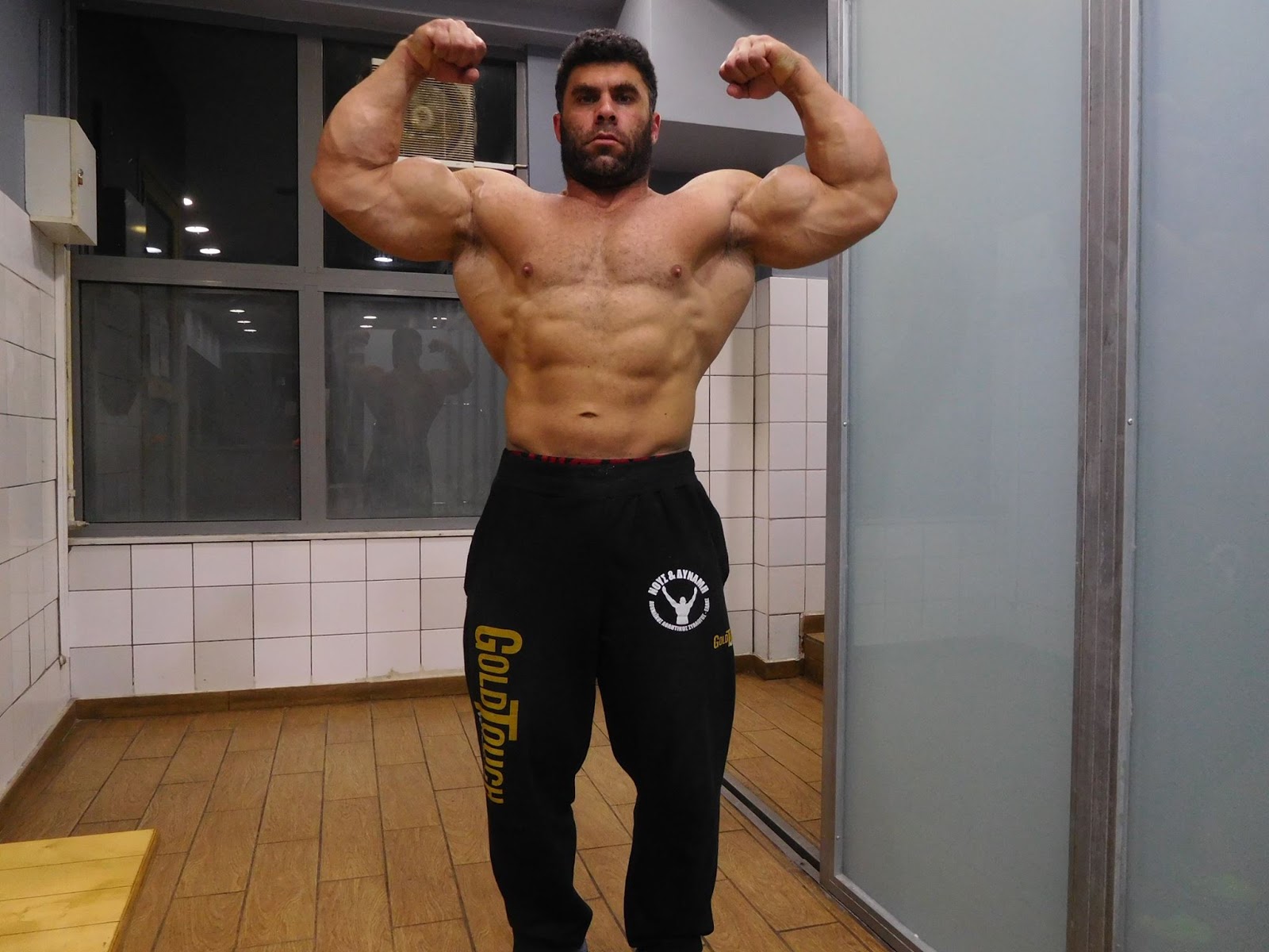 Muscle Lover: The Greek muscle beast Dimitris Moutzouris