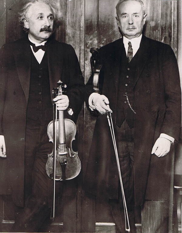 Miss Jacobson's Music: EINSTEIN AND MUSIC