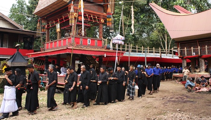 Satria Kodok: Rambu Solo’, Upacara Pemakaman dari Toraja yang Terkenal ...