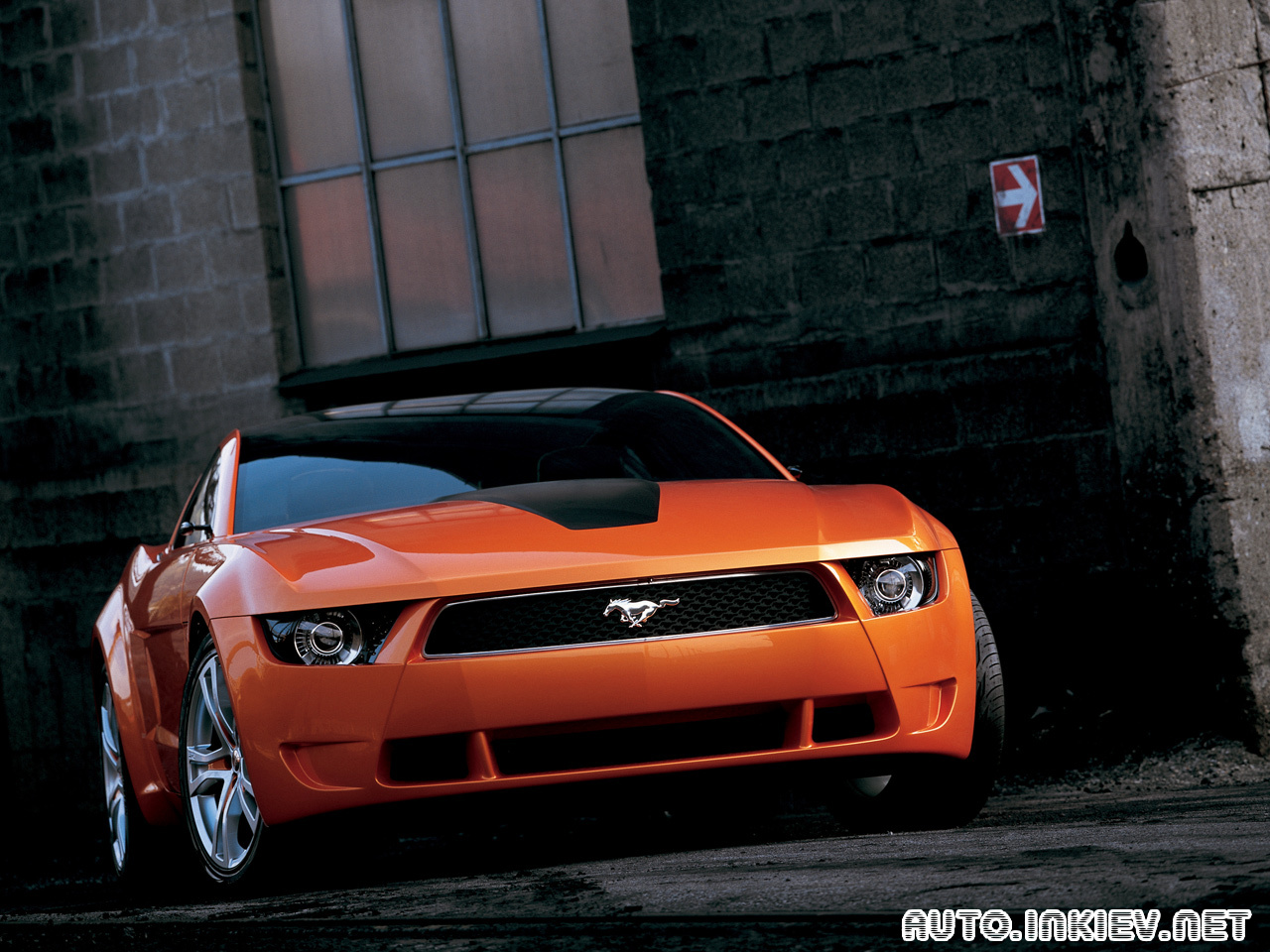 Gambar Mobil: Mustang GT Orange