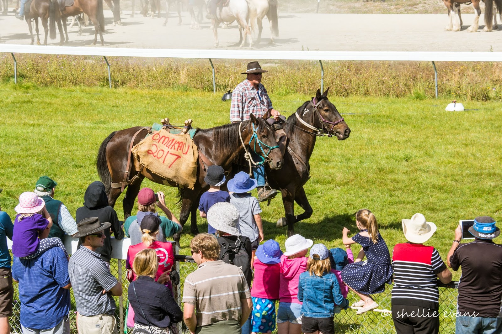 Two Go Tiki Touring: Cavalcade 2017 - Omakau, Part 1; The Approach