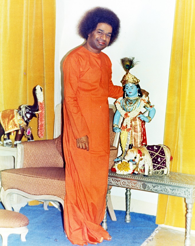Sathya Sai with Students: The Message of Krishna and Sri Sathya Sai ...