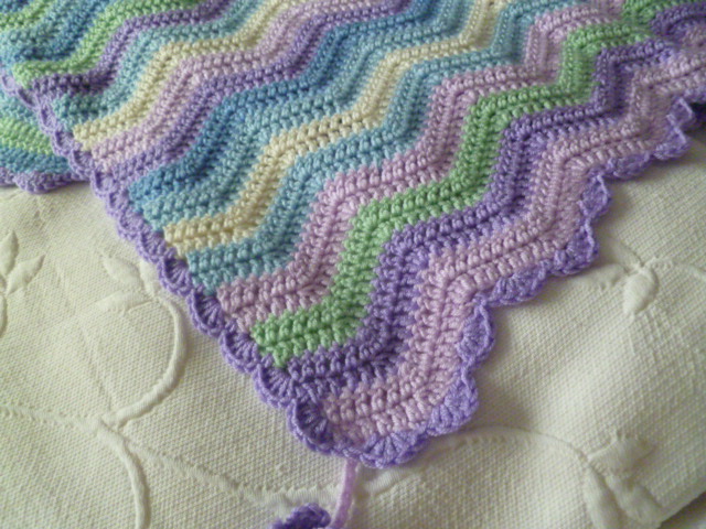 The 8th Gem: CROCHET: Baby Ripple Blanket Edging