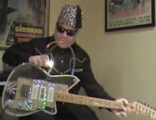 Awesome Pipes: Guitar Bong