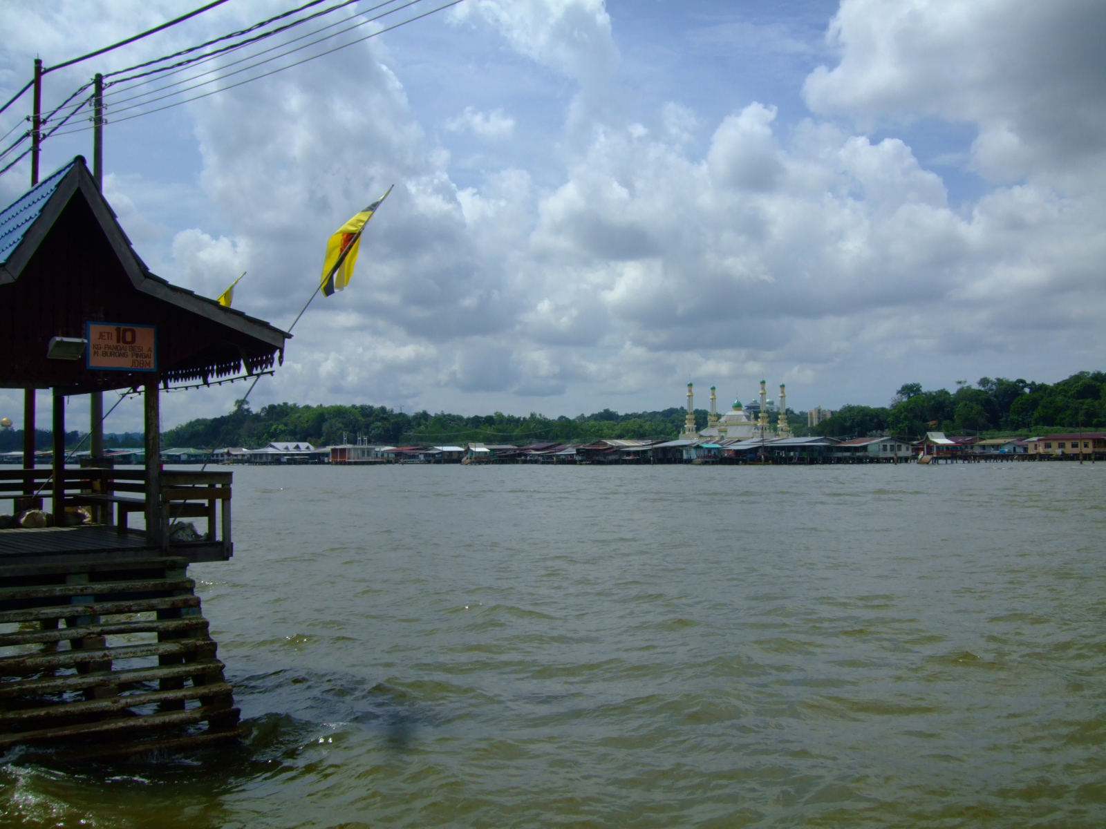 Lumba Perahu Kayuh dan Lumba Perahu "Tambang"