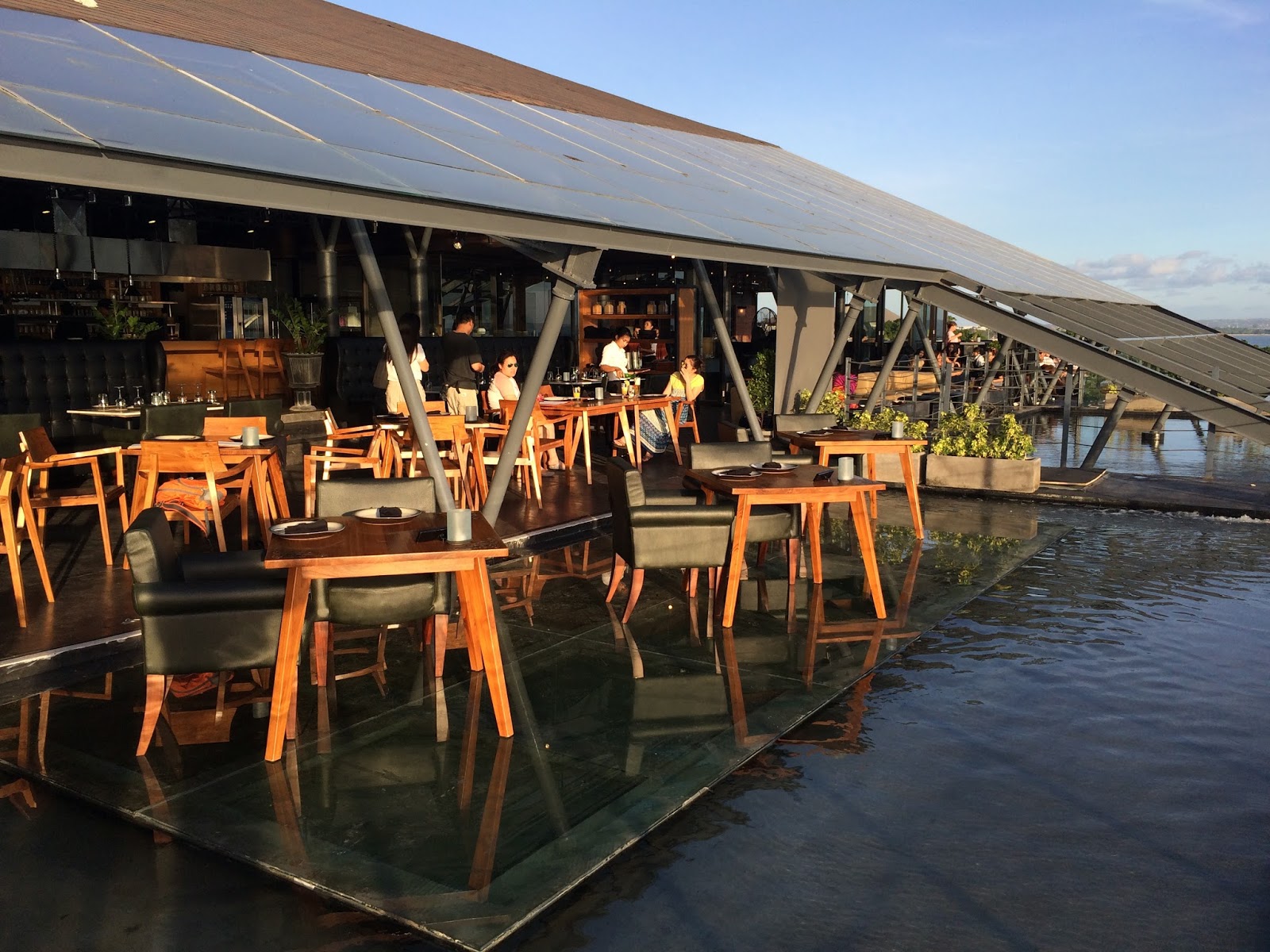 Moonlite Kitchen and Bar - Seminyak, Bali - Travel is my favorite Sport