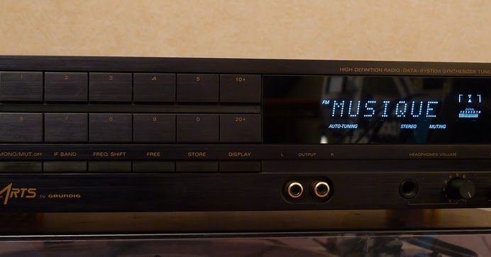 Audiotronik: Tuner GRUNDIG T-9000 Fine Arts