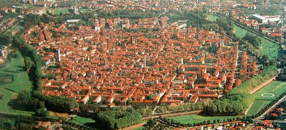 Un'altra voce nella rete!: Lucca: una perla della Toscana.