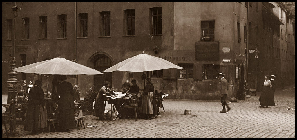 66 Impressive Vintage Photos Capture Street Scenes of Nuremberg ...