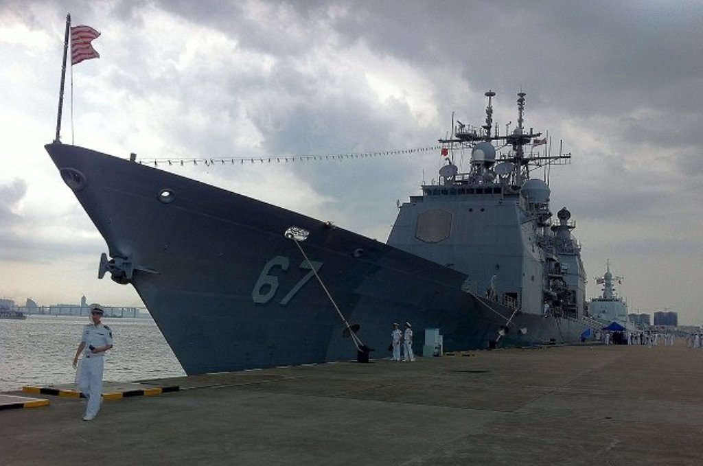 USN USS Shiloh (CG-67) Spotted With Chinese Type 052C Luyang-II ...
