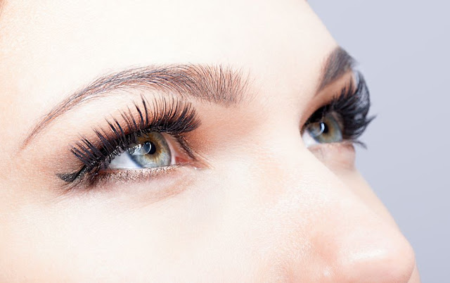 5 Tips for Good Makeup Eyelashes - Buy Careprost Serum Online ...