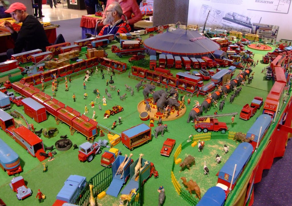 The Circus "NO SPIN ZONE": British Circus Model Builders--Brighton ...