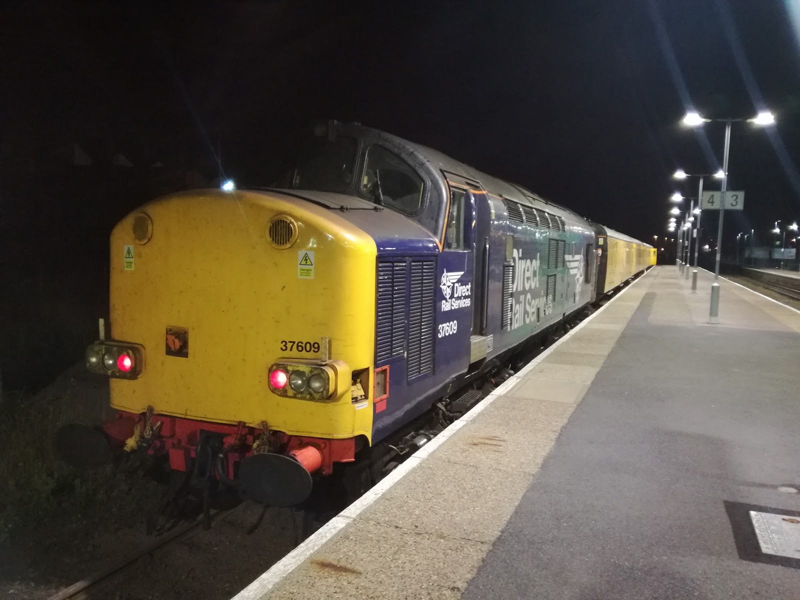 Steve's Bus & Train Page: Something For The Weekend, Sir?