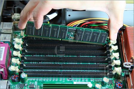 Mother Board User Guide: Installing Memory Modules