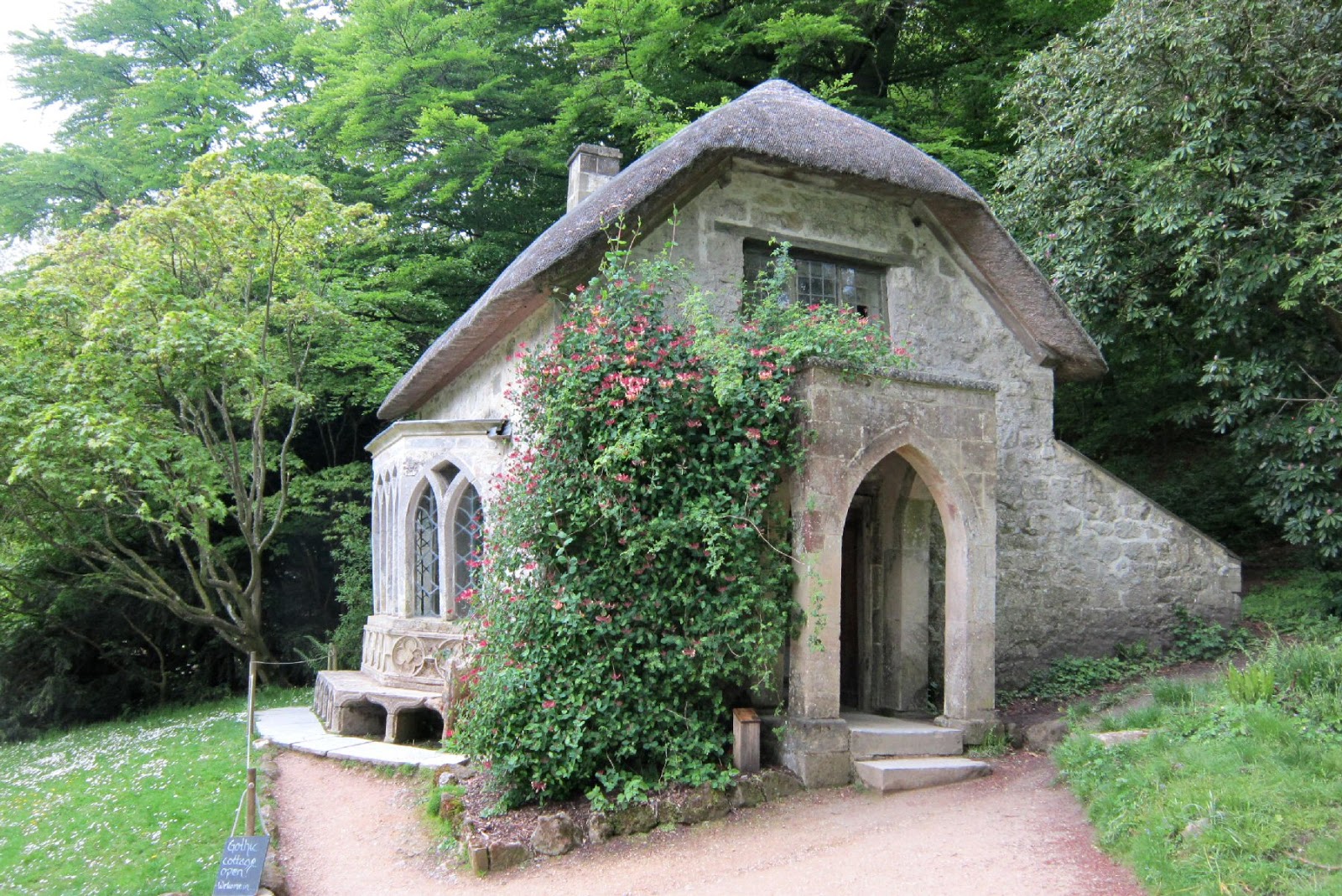 Retro-Forteana: The Ancient Temples of Stourhead
