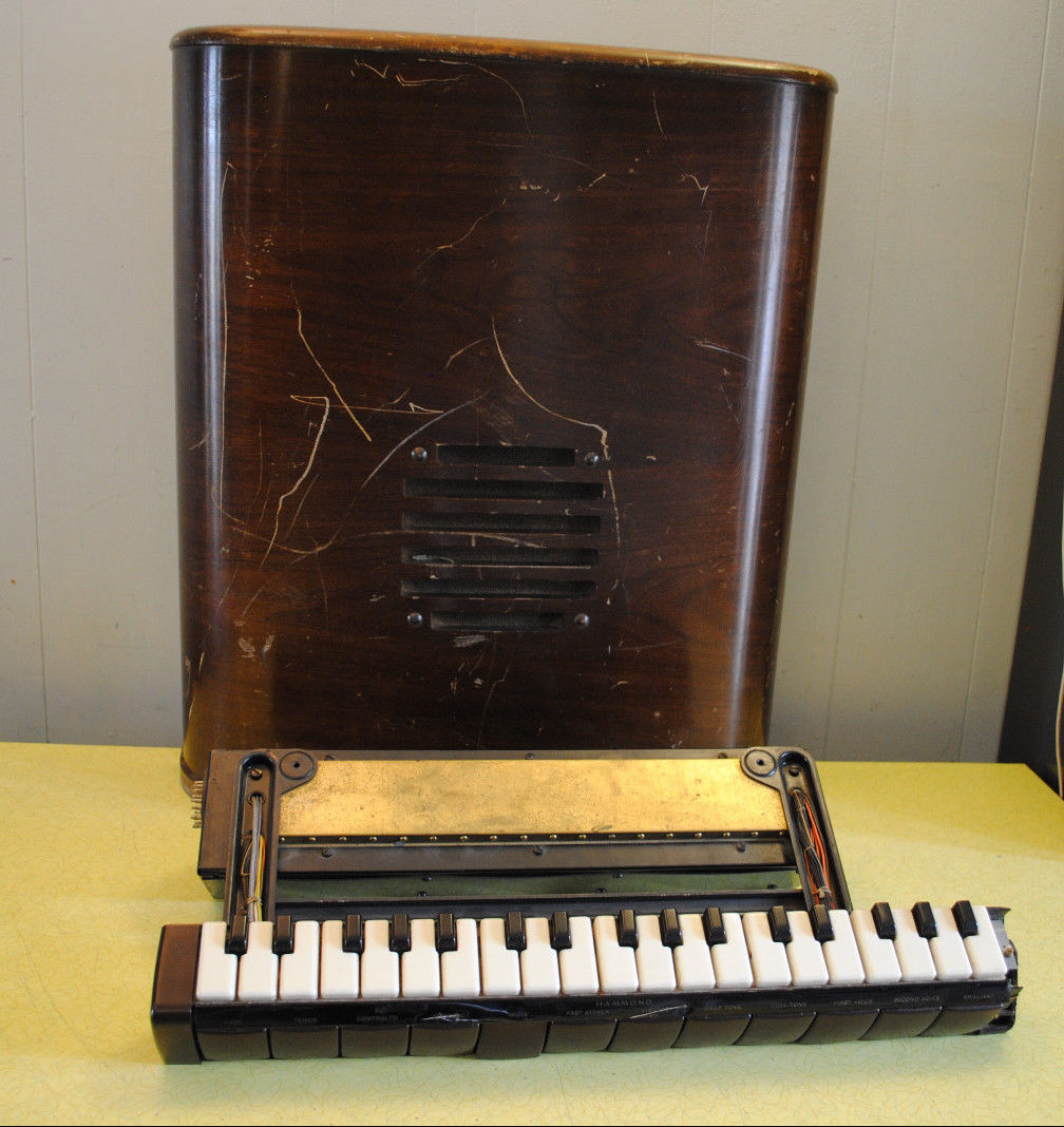 MATRIXSYNTH: VINTAGE HAMMOND SOLOVOX KEYBOARD AND TUBE SPEAKER