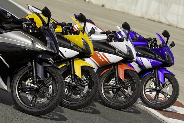 Yamaha R15 dan Yamaha R25 Motor Sport Racing dan Kencang ~ Info Anemath