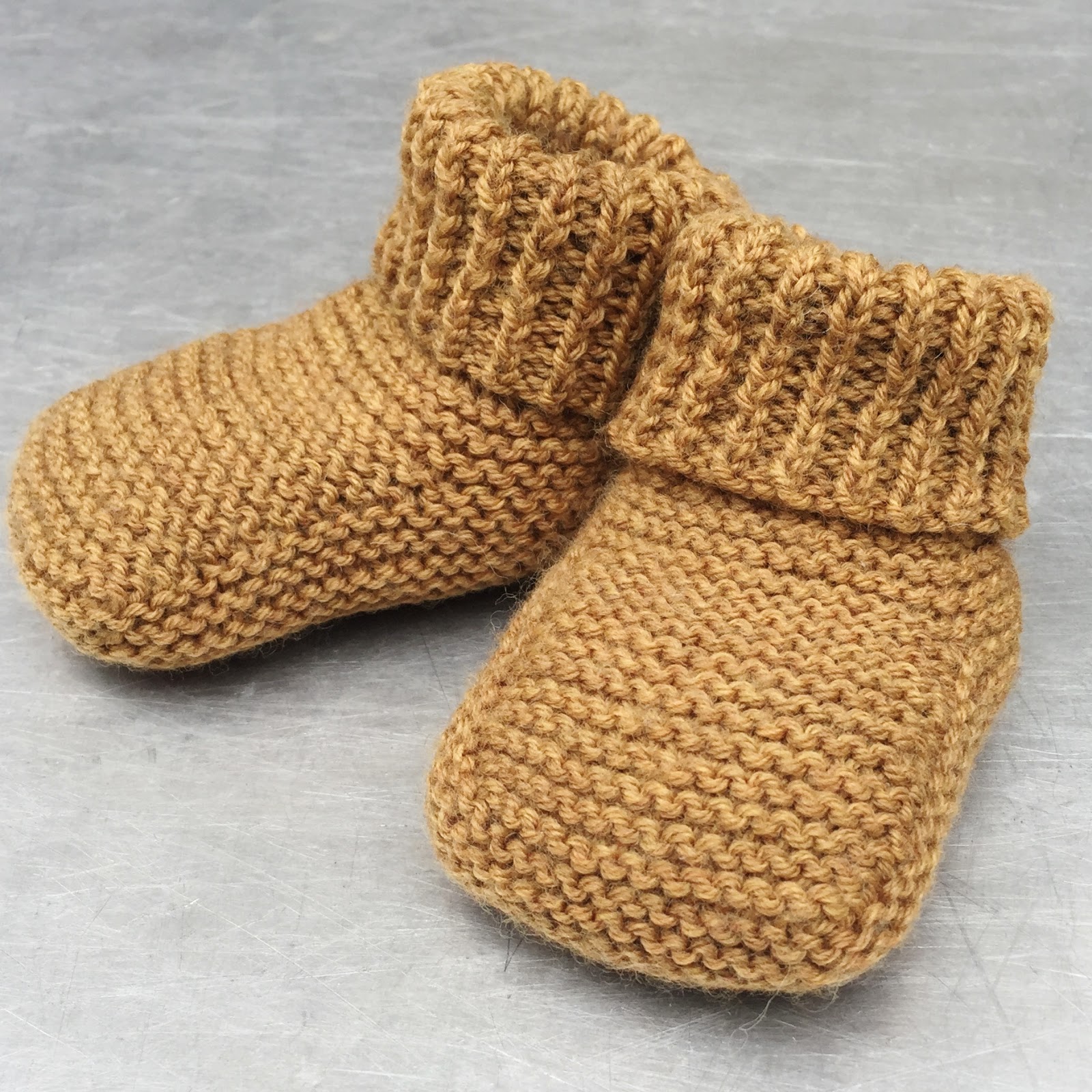 TUSINDFRYD: Strikkede "BABY FUTTER" - Gratis Strikkeopskrift - NY ...