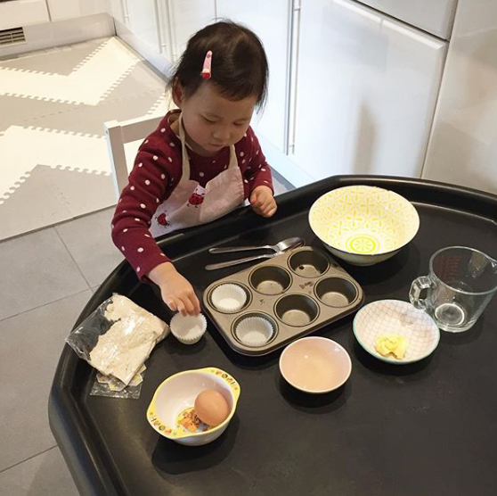 Tantrums To Smiles: 10 Play Ideas for the Tuff Tray!