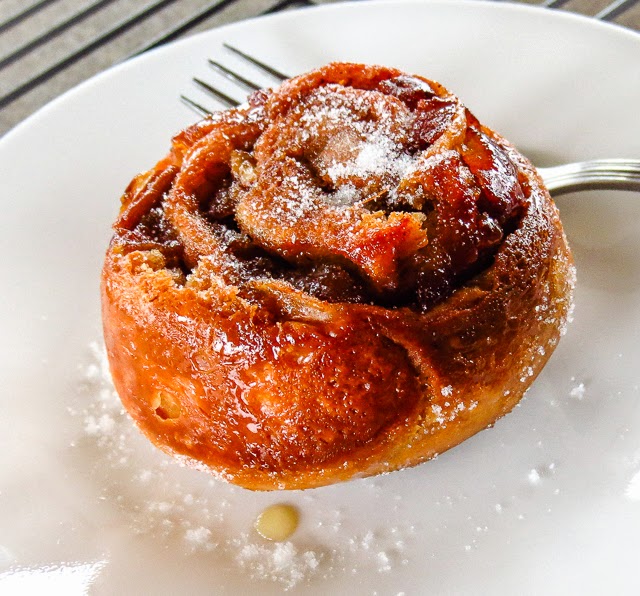 OnTheMove-In the Galley: Orange Spiced Apple Rolls