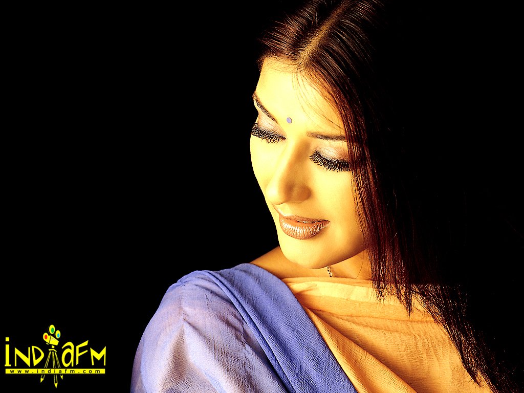 Live TV: Sonali Bendre Very Beautiful Indian Actress