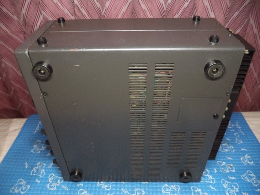 MEDAN RADIO: Yaesu FT - "ONE"