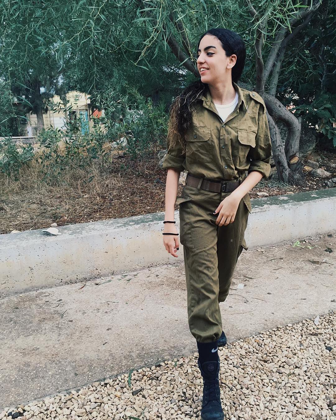 Amazing WTF Facts: Beautiful women in Israel Defense Forces - IDF Army ...