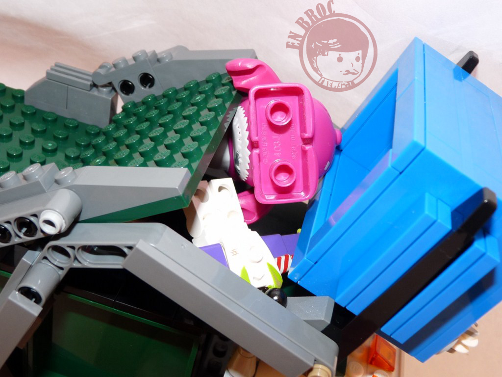 en-broc: Lego Toy Story 7599 : Garbage Truck Getaway, 2010
