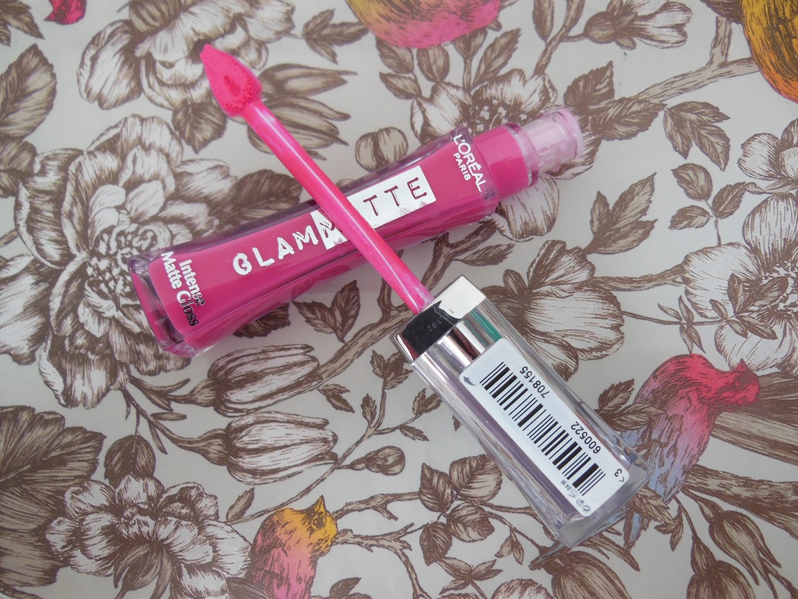 L'Oreal Glam Matte Lip Gloss review | Tales of a Pale Face | UK beauty blog