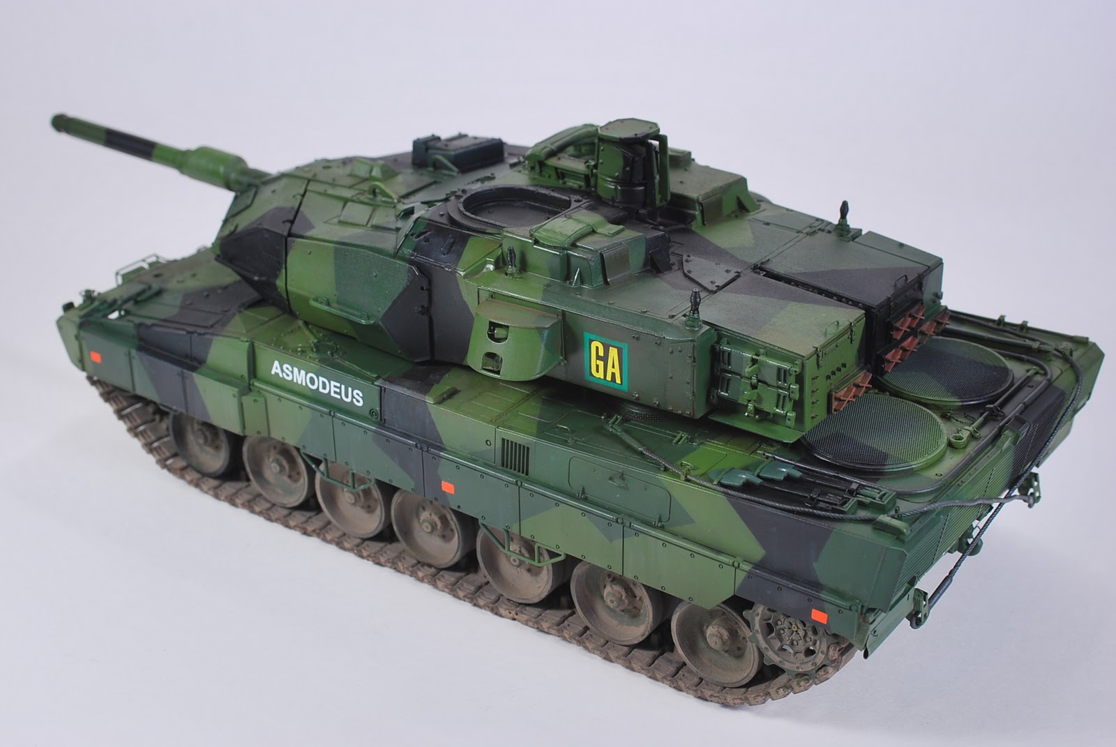 Chris Jerret modeling: Leopard (s) Strv.122 Sweden | Leopard, Military ...