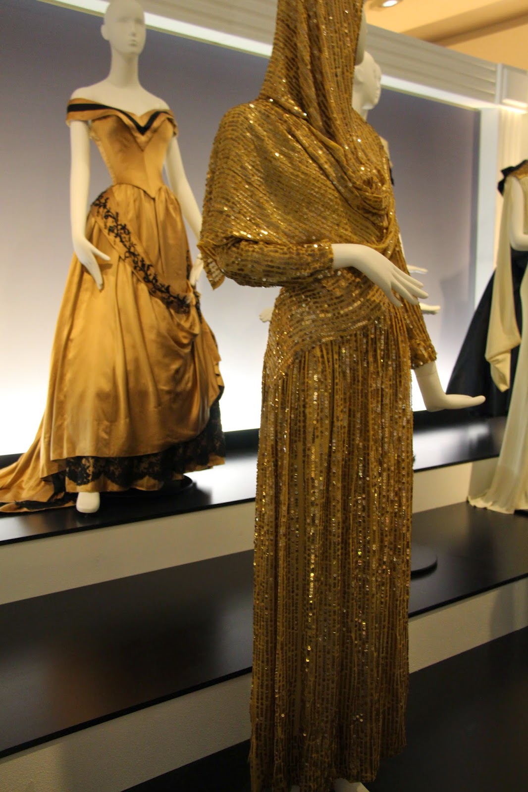 THE VINTAGE FILM COSTUME COLLECTOR: COSTUMES FROM THE GOLDEN AGE OF ...