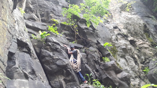 Kalakund Adventure , Mhow ~ Lucky Wanderer