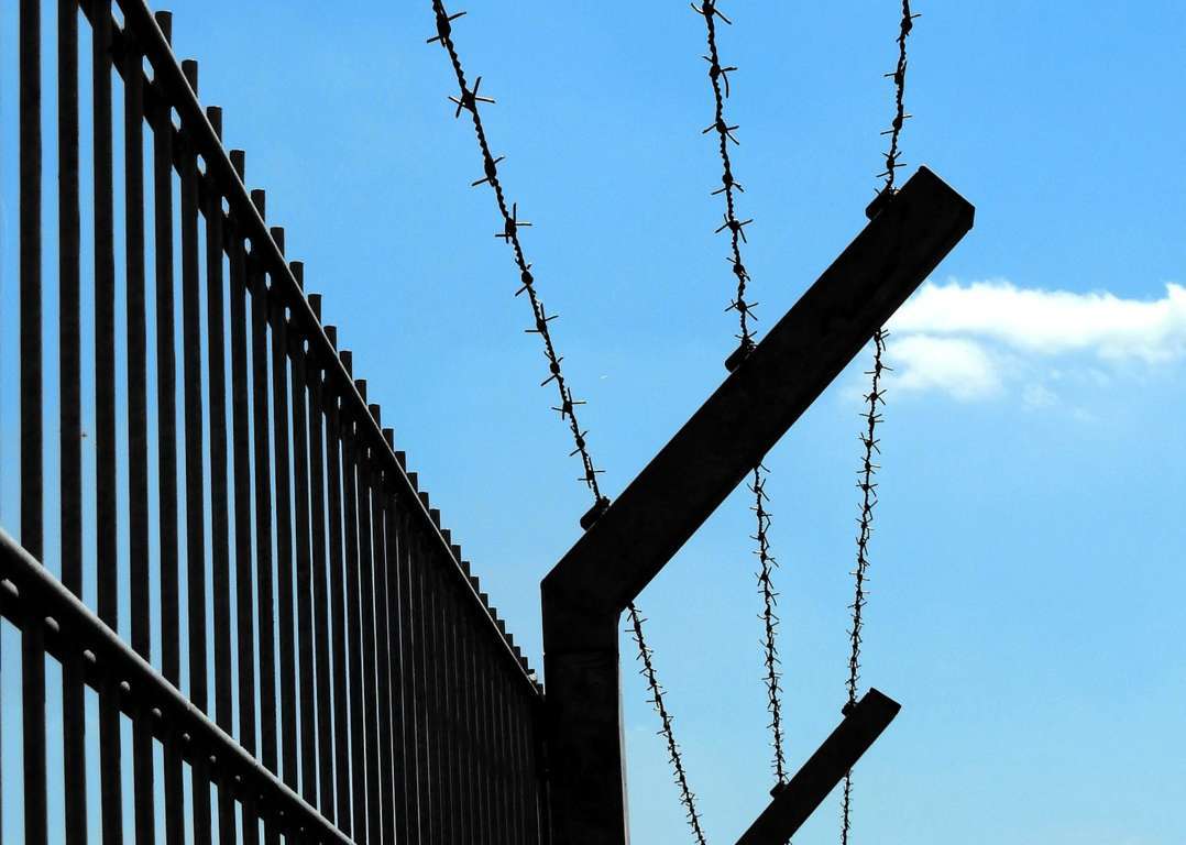 Fungsi dan Tinggi Ideal Pagar Rumah - Rumah Sae