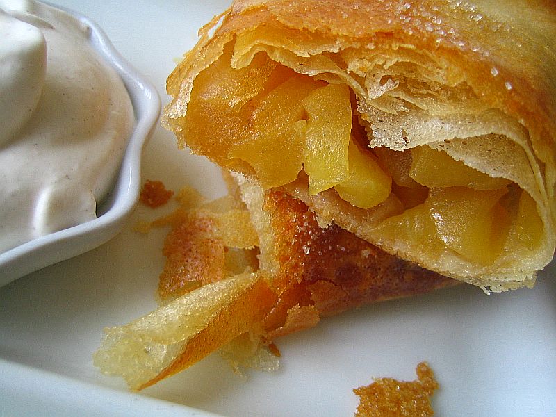 Au-delà des saveurs: FEUIILES DE BRICK AUX POMMES, CHANTILLY CANNELLE