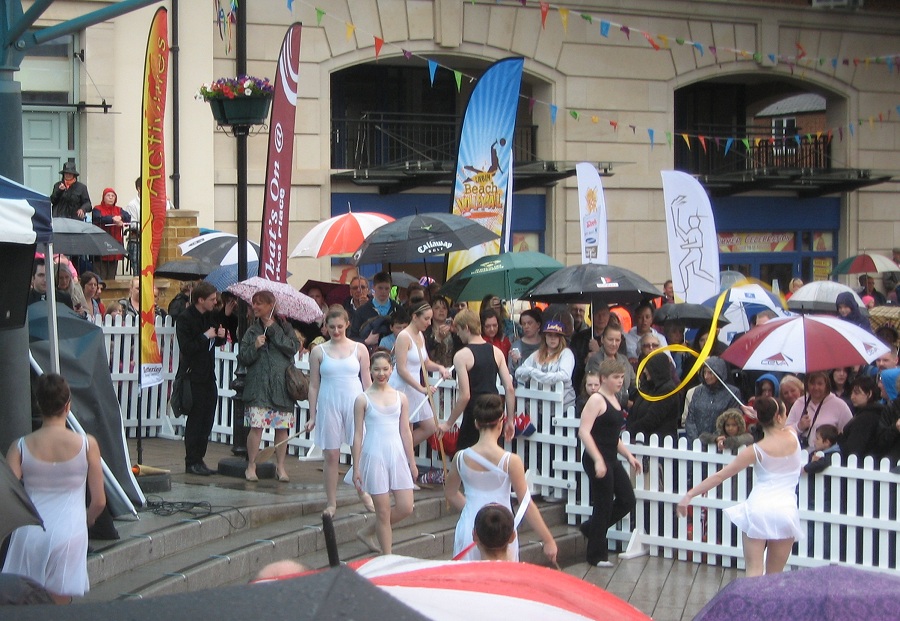 Kettering Art News: Olympic Torch Comes to Town