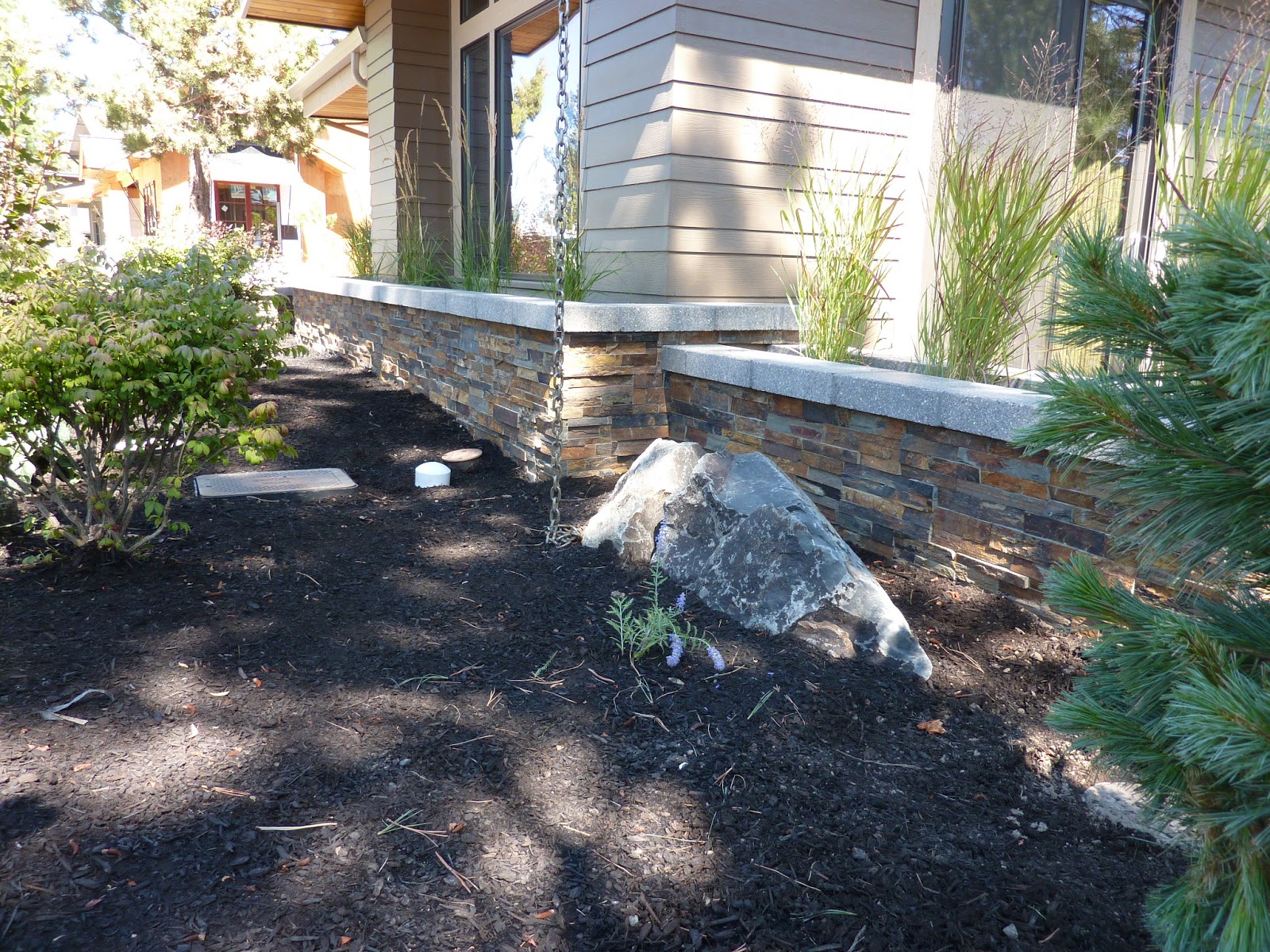 BOISINEAU MASONRY: Rox Pro Ledgestone Light Veneer