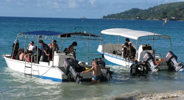 Underwater Centre ~ Dive Seychelles: Very busy at the Dive Centre