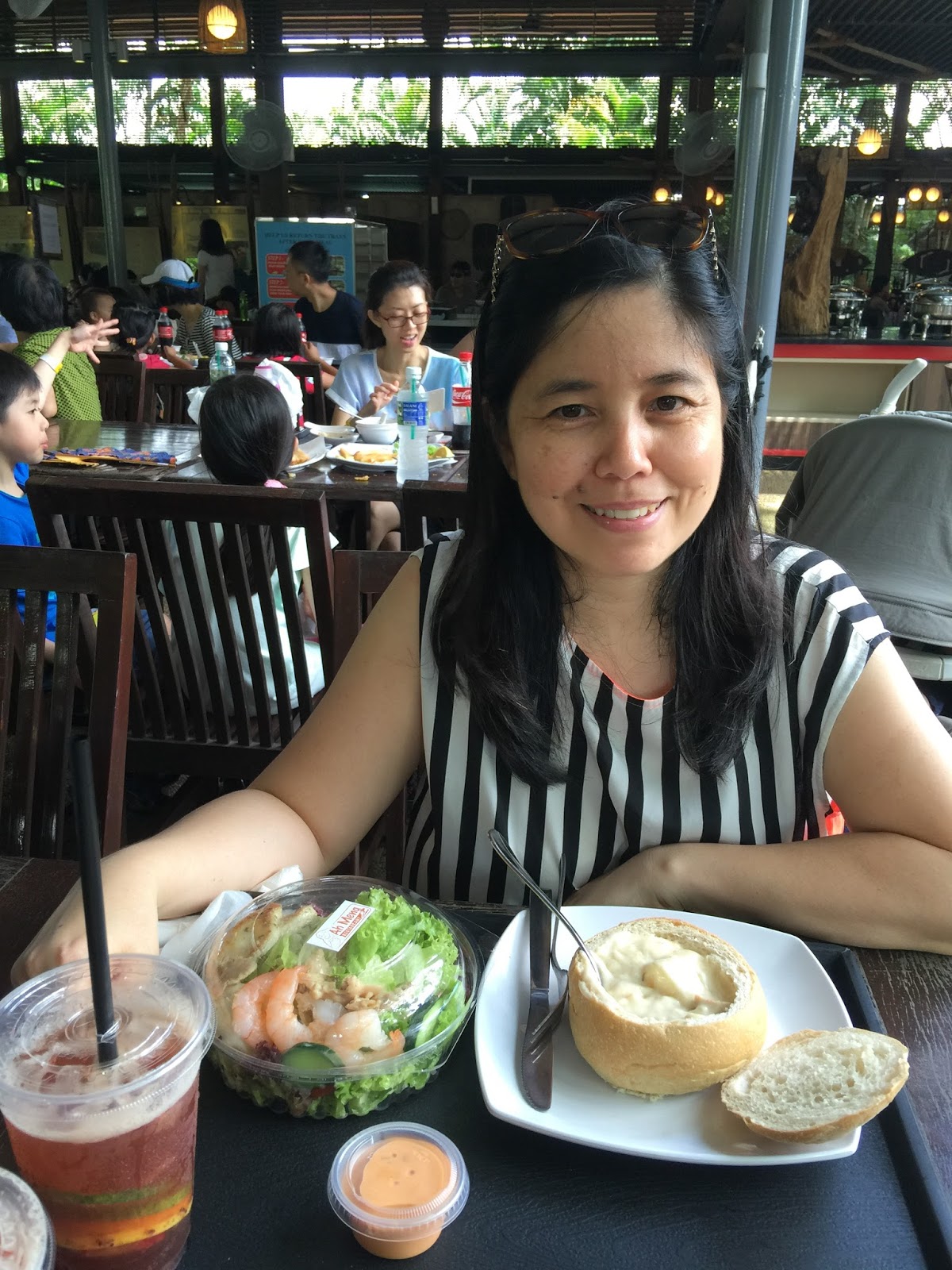 Family Travelogue: Ah Meng Restaurant Singapore Zoo/ Family Travelogue ...