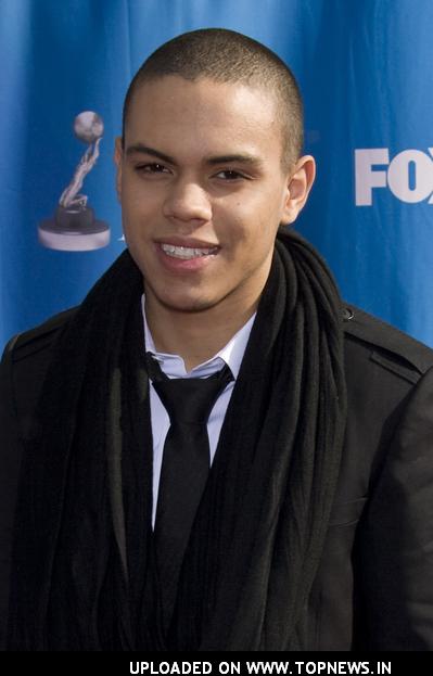 Evan Ross I - FONDOS WALL