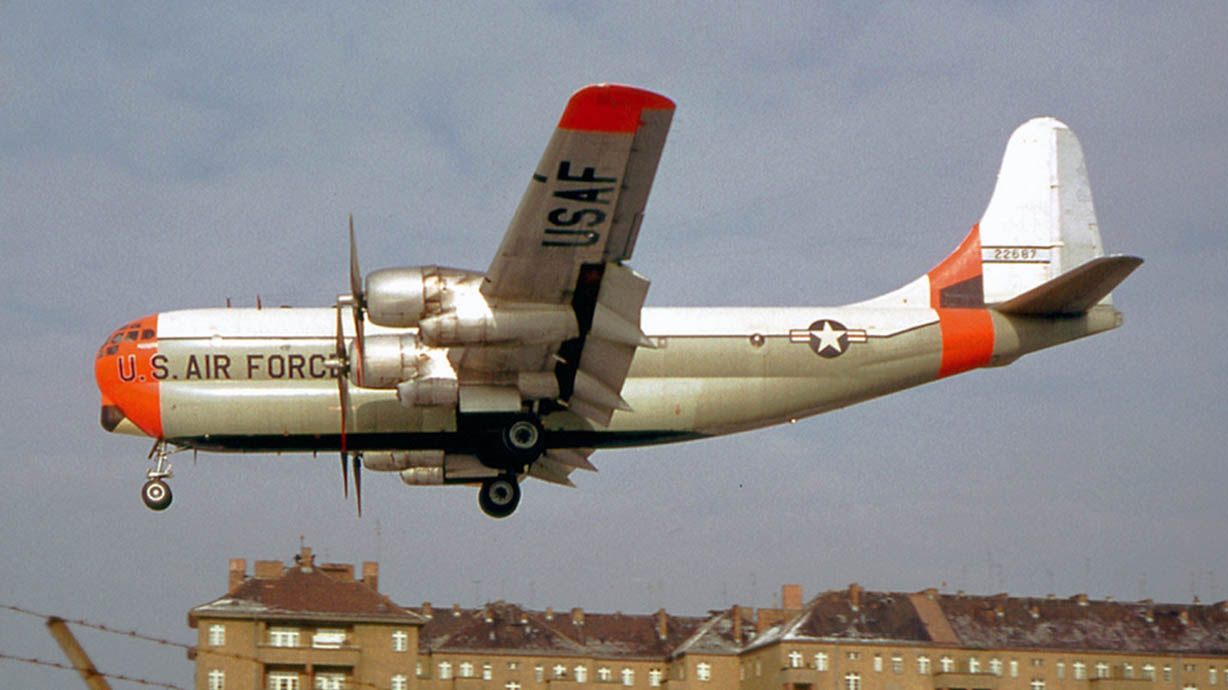 nhungdoicanh: Boeing C-97 Stratofreighter
