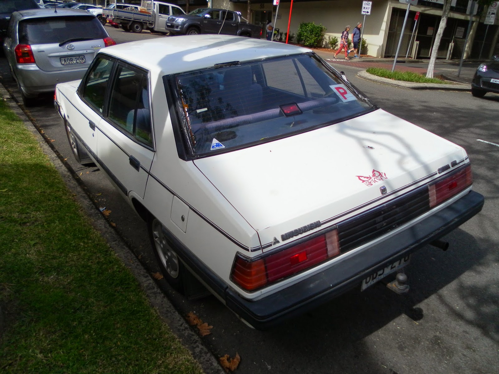 Aussie Old Parked Cars: 1985 Mitsubishi GN Sigma GL 2.6 Sedan