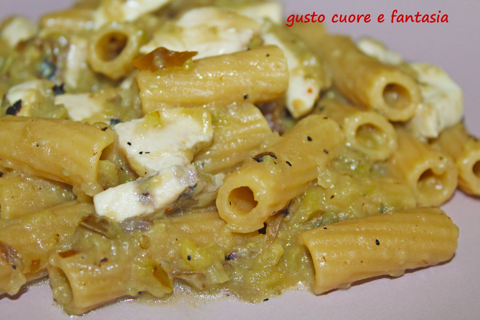 Rigatoni di orzo e farro con pesce spada e melanzane - Gusto Cuore e ...