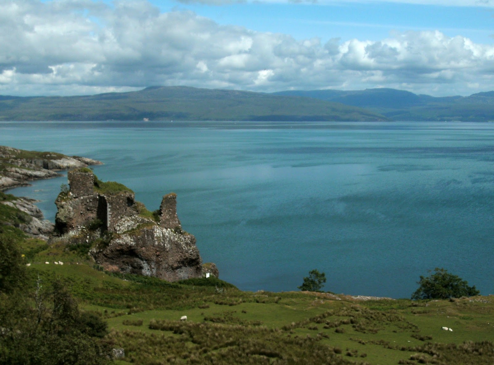 Tour Scotland: Tour Scotland Photographs Brochel Castle Island Of Raasay
