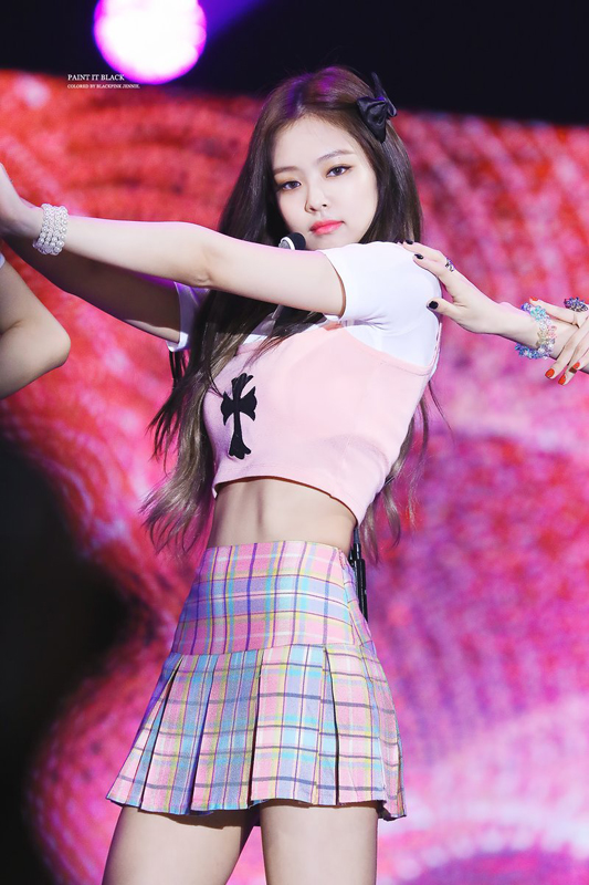 สื่อแดนกิมจิตามส่องชุดสุดเซ็กซี่ เจนนี่(Jennie) แบล็คพิงค์(BLACKPINK)