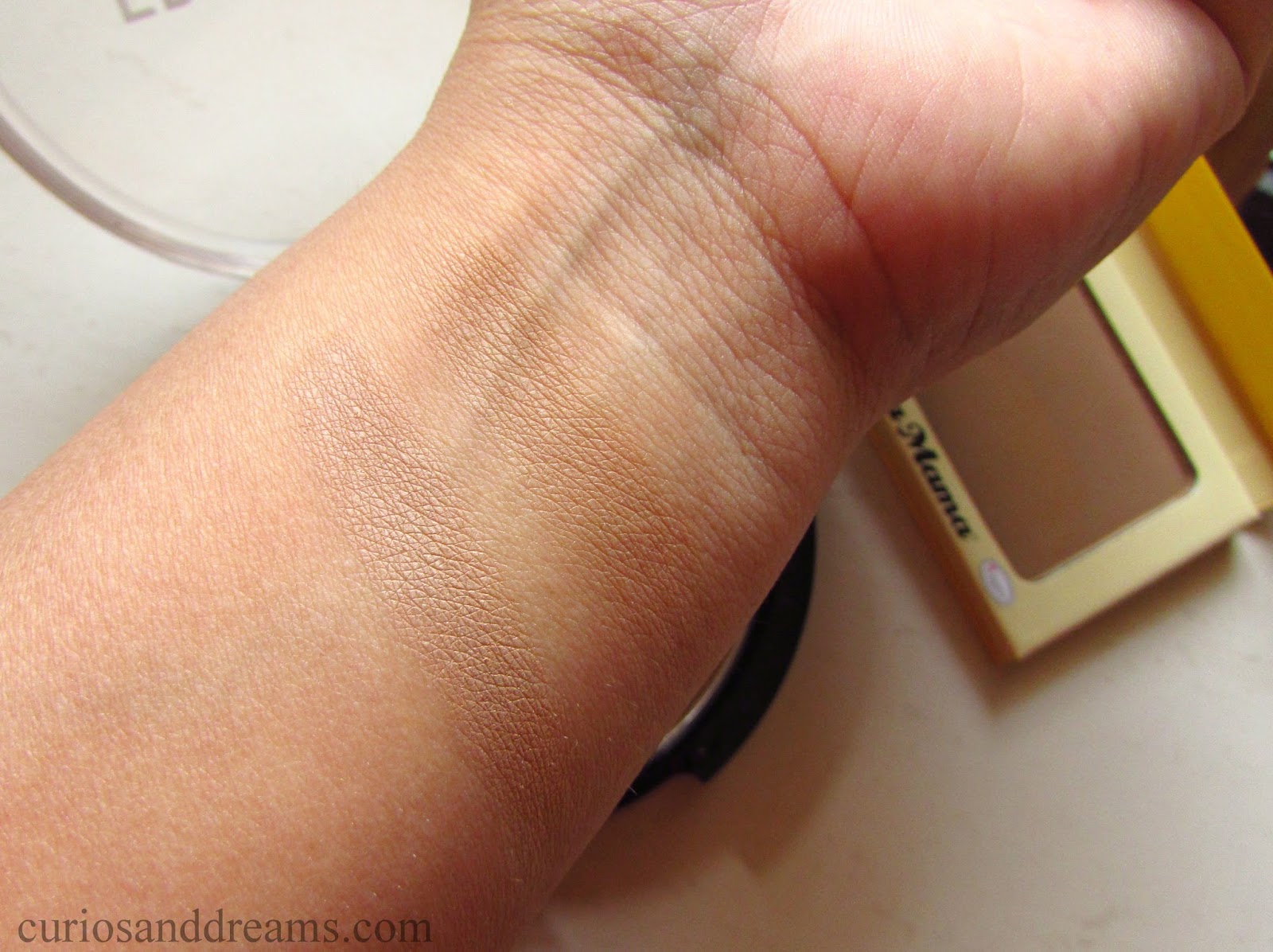 theBalm Bahama Mama Bronzer : Swatches, Review - Curios and Dreams ...