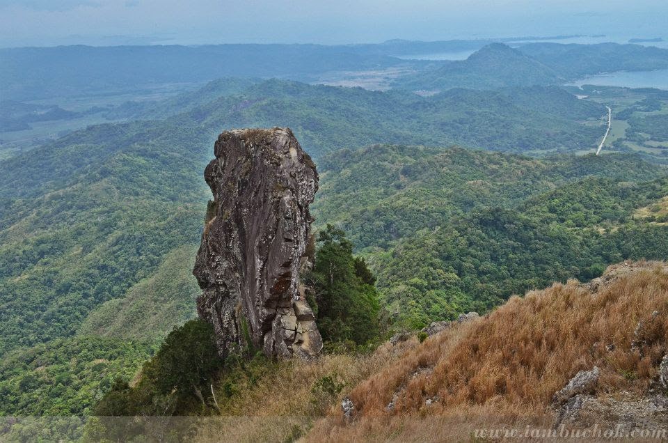 MOTHER'S DAY CLIMB AT MT. PALAY-PALAY (PICO DE LORO) | THEKIDWANDERER