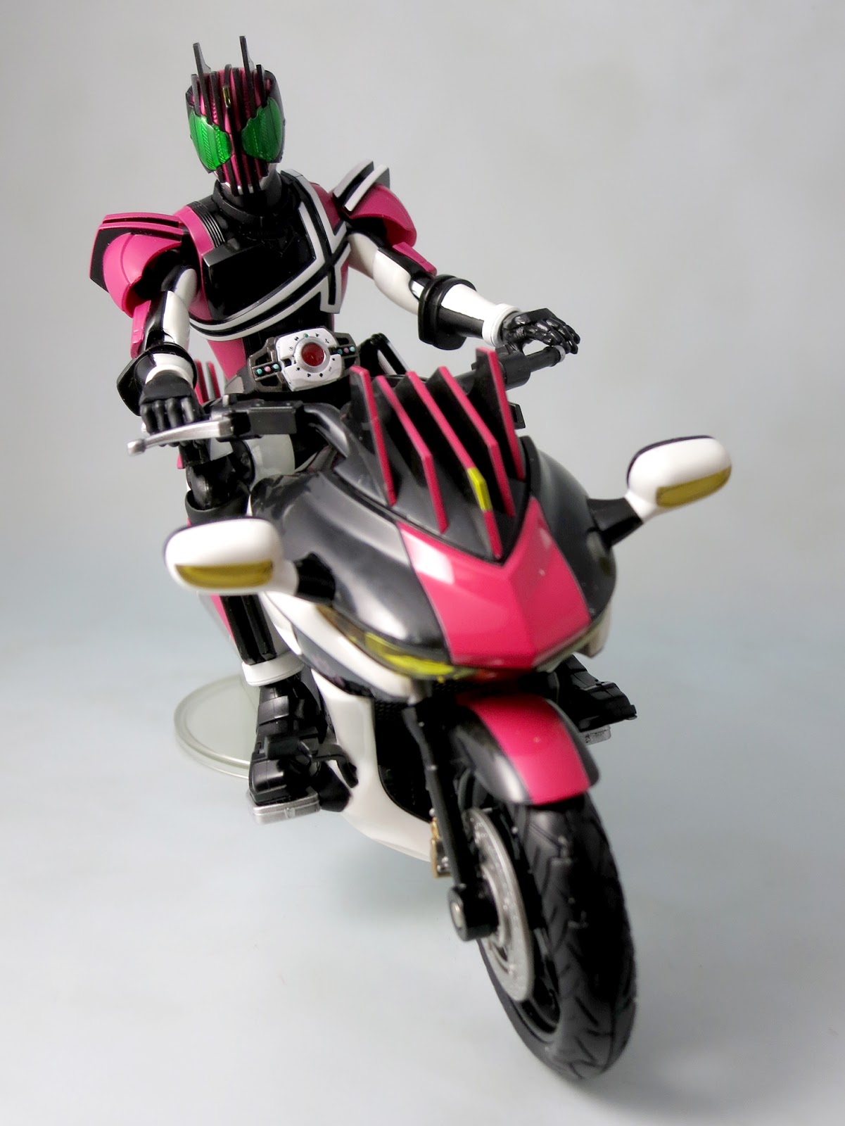yin toys box: S.H.Figuarts - MACHINE DECADER