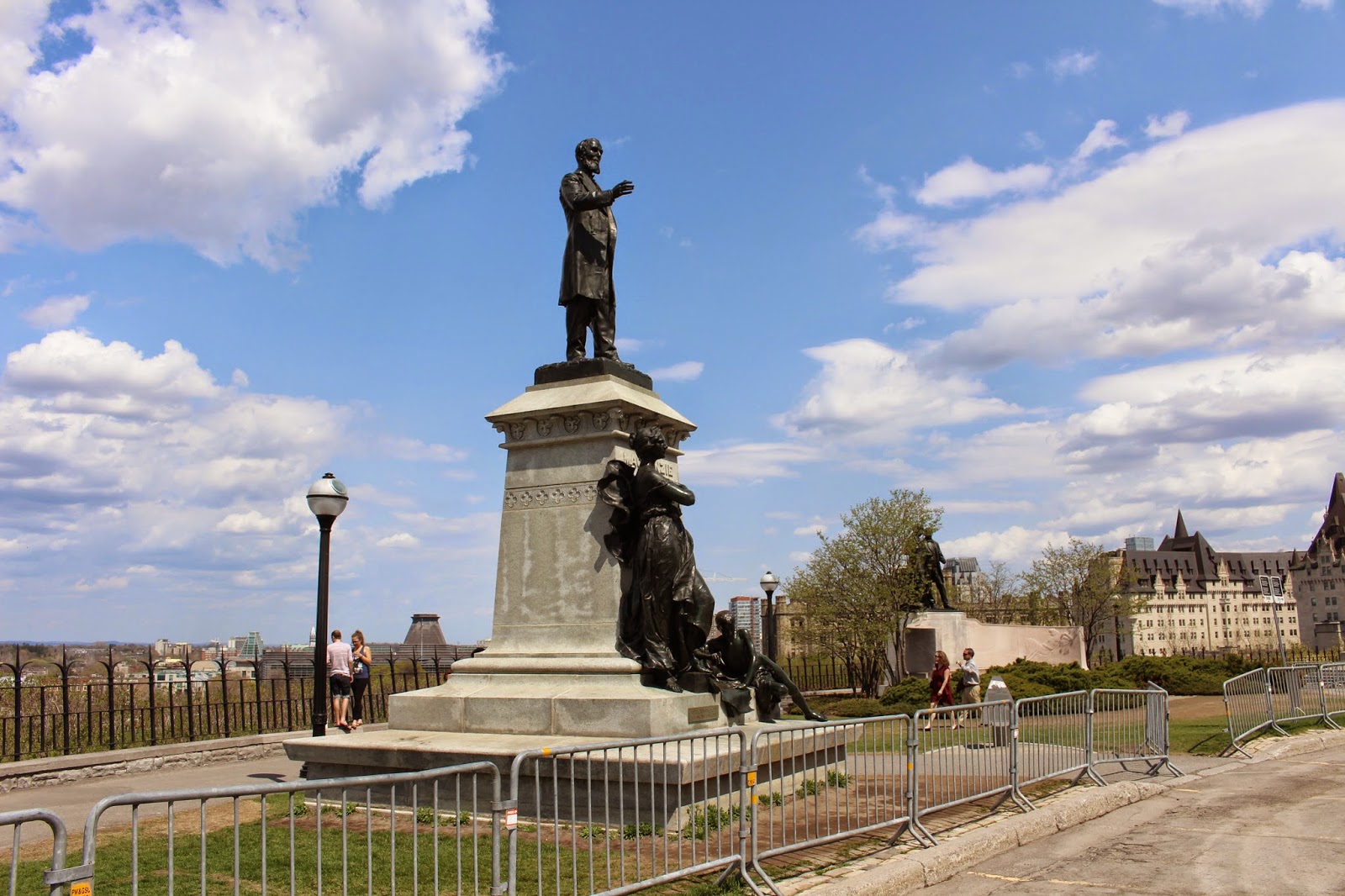 Memorials in Ottawa: Alexander Mackenzie Memorial