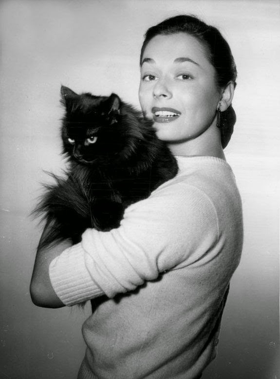 Hollywood Vintage Stars: RUTH ROMAN