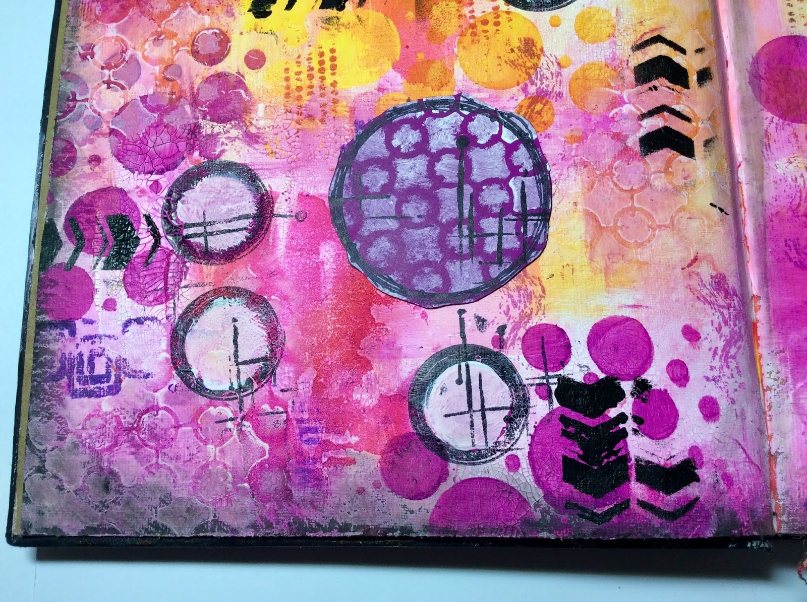Isle of Crafty Creations: Circle Crazy Journal Page for Bee Crafty